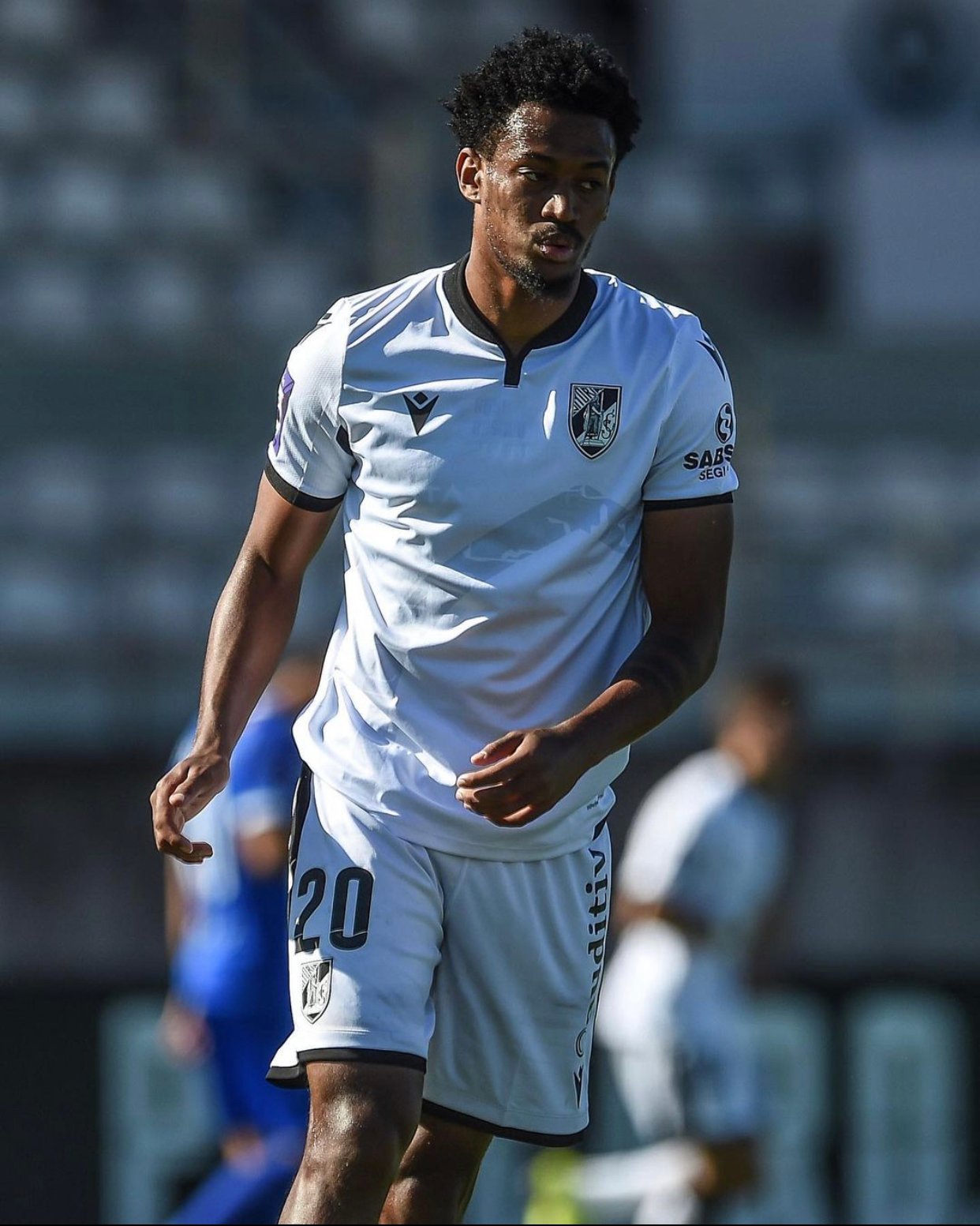 É NOTÍCIA: Nelson da Luz marca na sua estreia pelo clube Vimaranense ...