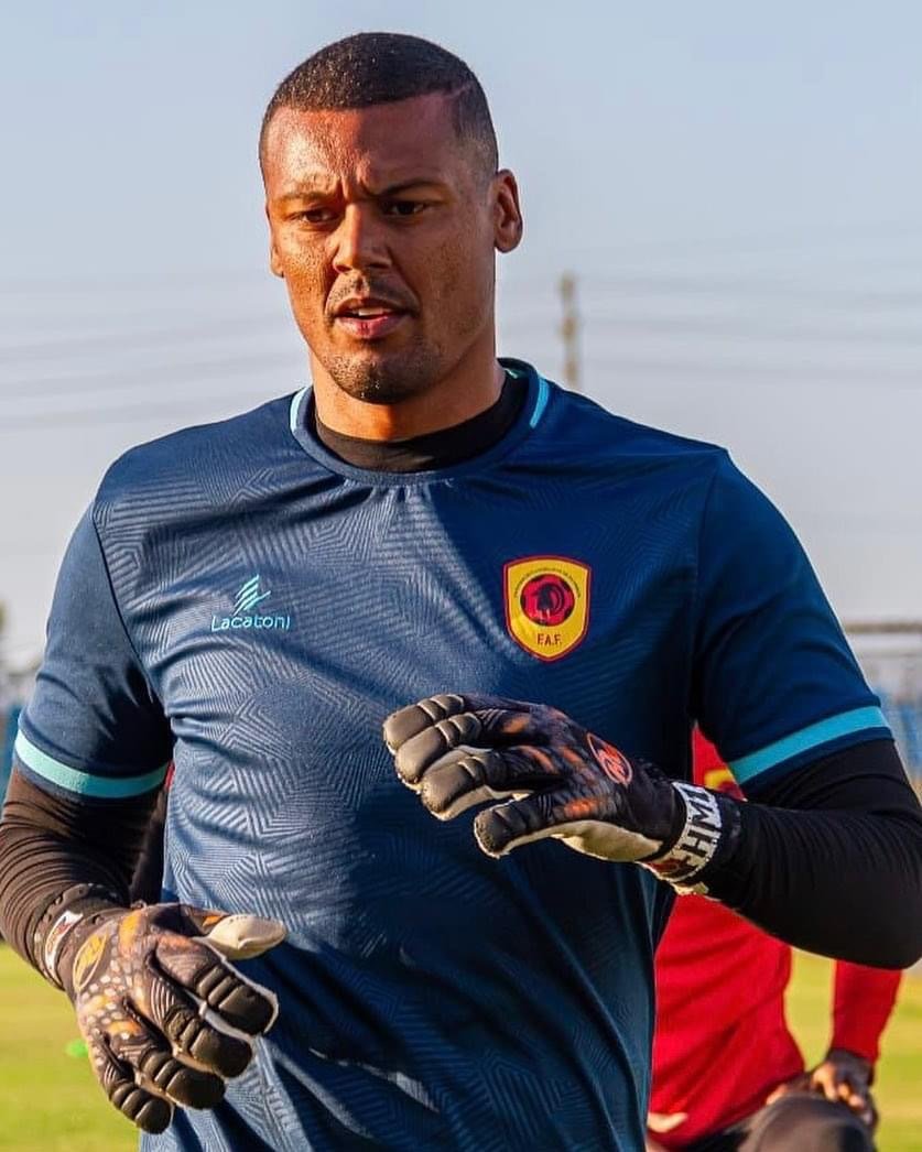 É NOTÍCIA: HUGO MARQUES REFORÇA BALIZA TRICOLOR - Bola em Campo