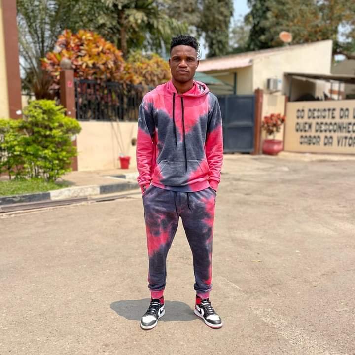 É NOTÍCIA: Nelson Mona pondera levar 1° de Agosto à FIFA. Defesa diz ...