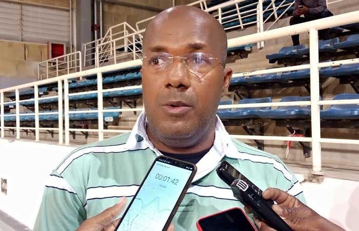 É NOTÍCIA: Angolano Leonel Pinto deixa presidência do APC - Bola Em Campo